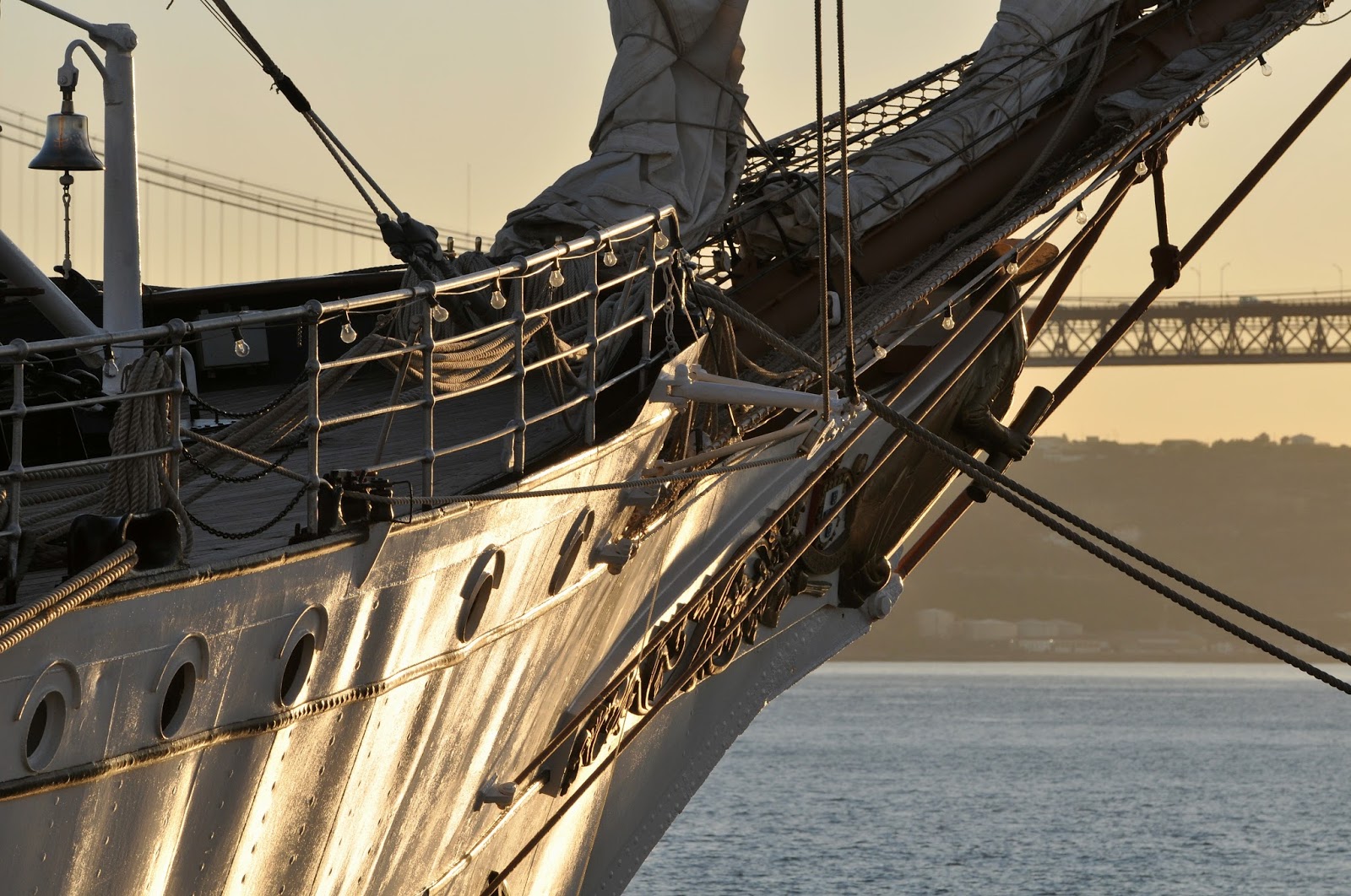 SHIPS & THE SEA - BLOGUE dos NAVIOS e do MAR: NRP SAGRES - 80 anos ...