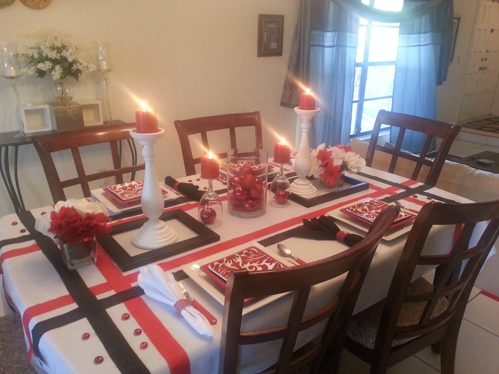 The HOME GIRL!: TABLESCAPE TUESDAY - BLACK, WHITE AND RED ALL OVER ...