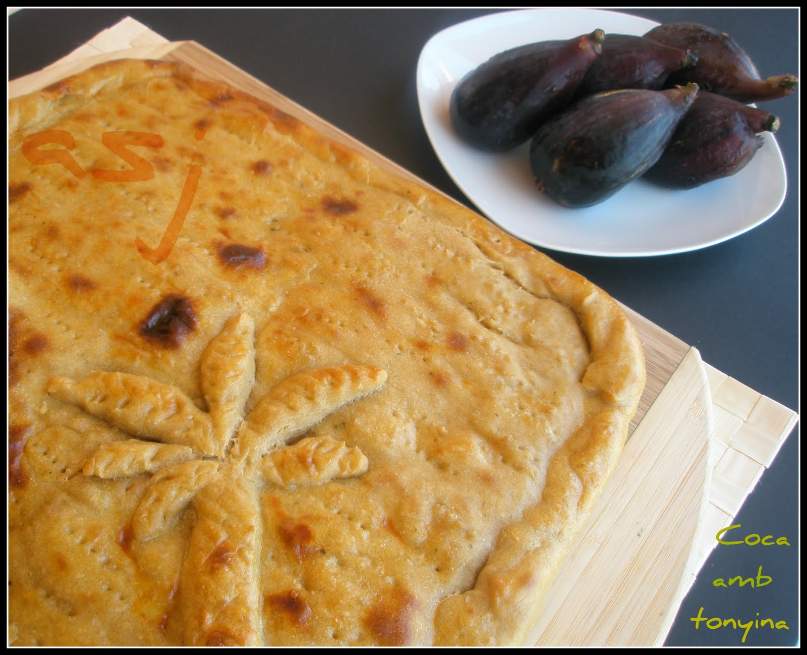canelita en rama: Coca amb tonyina. Las Hogueras ya están aquí!!!