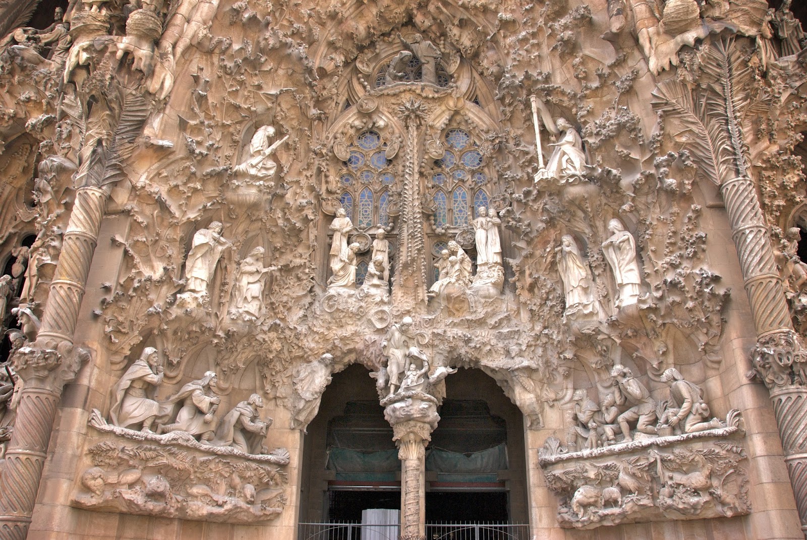 Blok888: Top 10 Most Amazing & Beautiful Churches in the world 1