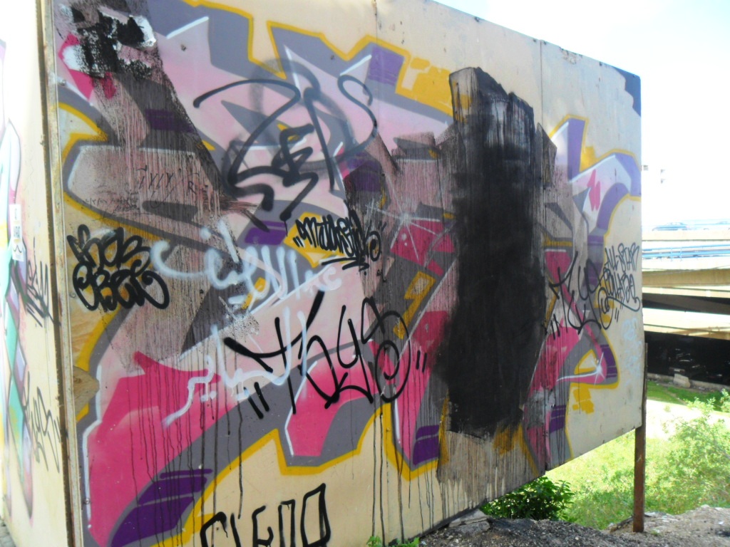 Tarek Chemaly's Archives: Defacing graffiti in Beirut