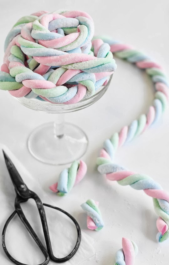 TO DIY OR NOT TO DIY: CORDAS DE MARSHMALLOW CASEIRAS