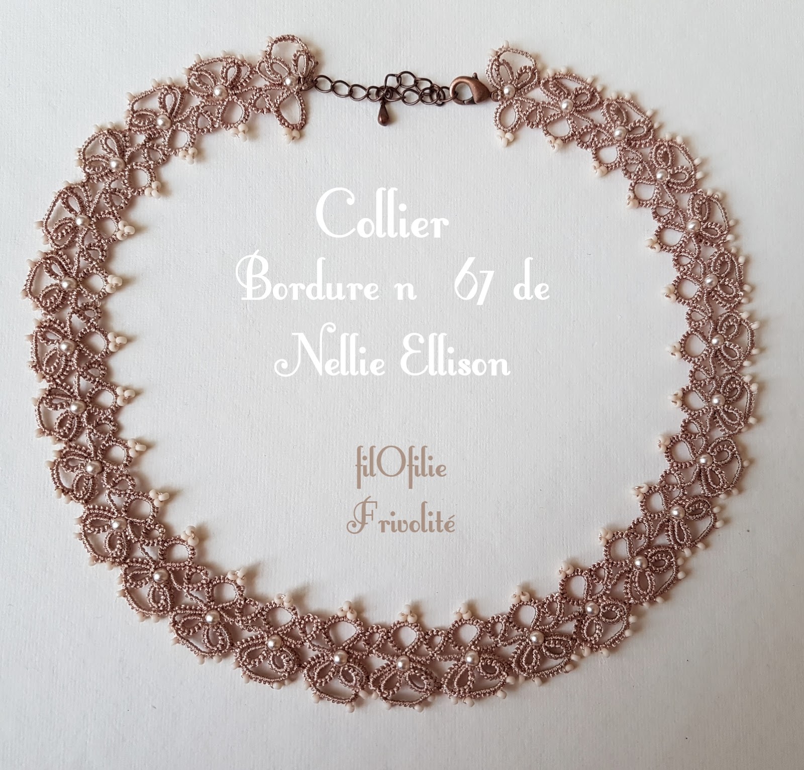 Collier en frivolité et premier essai de jours sur tulle