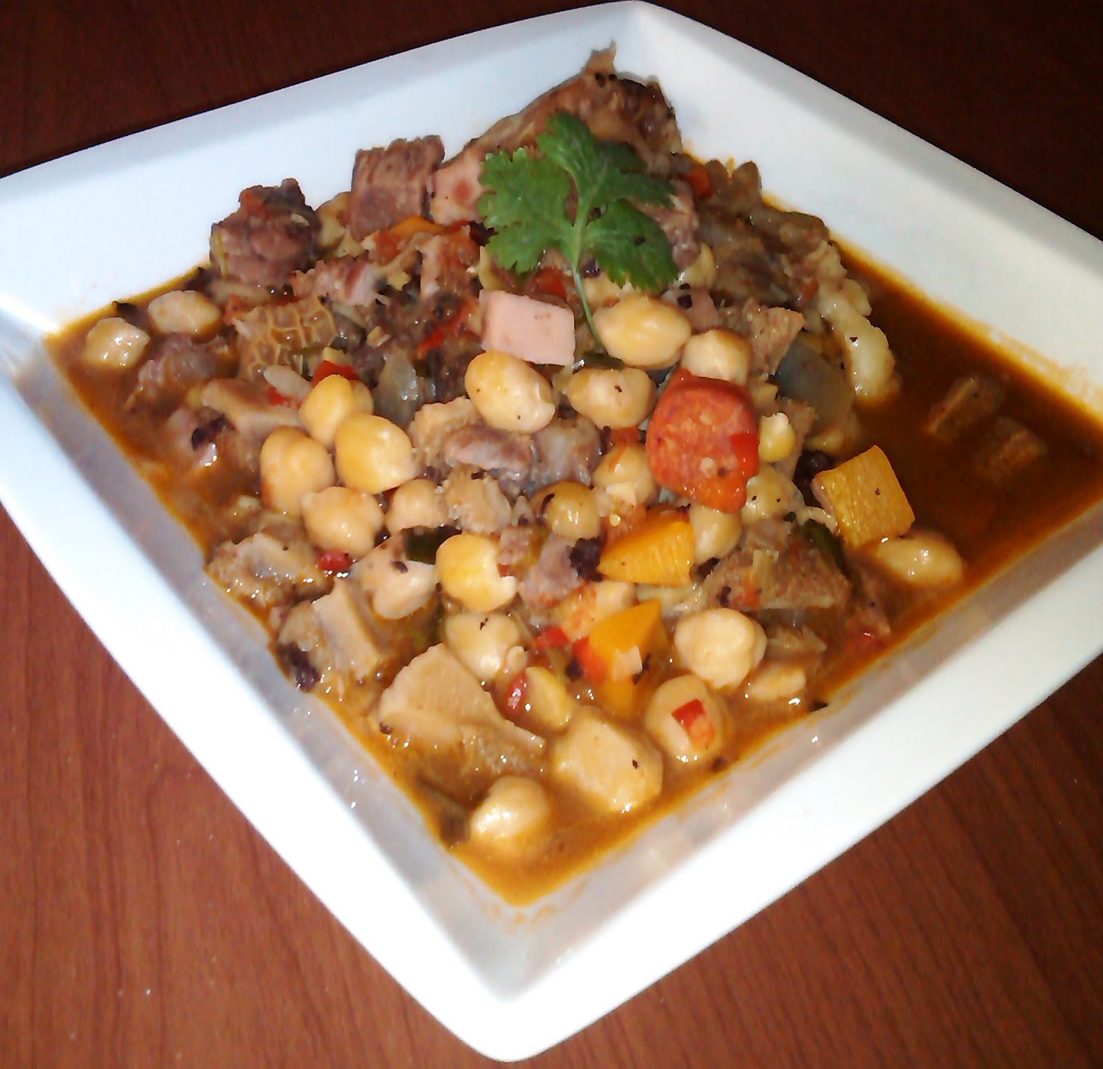 Aprendiendo de Cocina con Liskarlyn: HISTORIA DE LOS CALLOS A LA MADRILEÑA