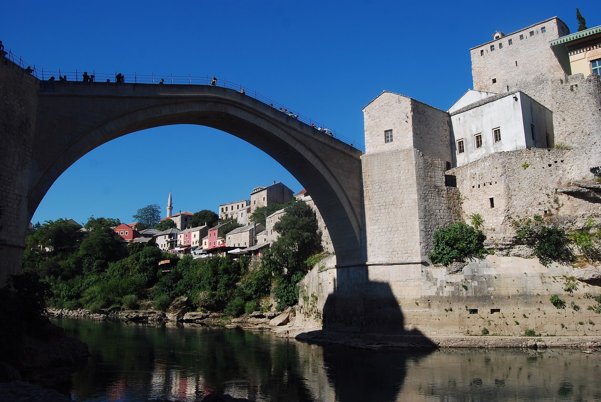 Bosnie - Mostar, un pont-symbole - Les routes de tous les voyages