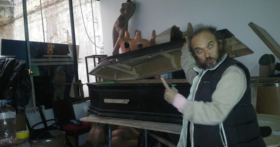 César Badillo sabe 'Cómo regresa el humo al tabaco' | La Pluma & La Herida