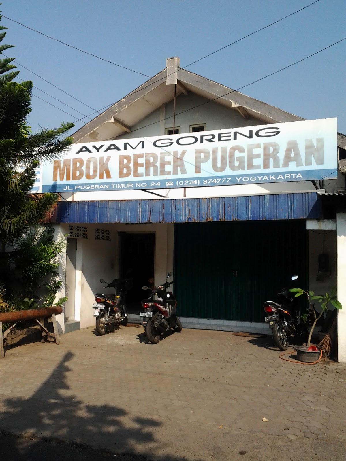 Ayam Goreng Mbok Berek ~ Stay in Jogja