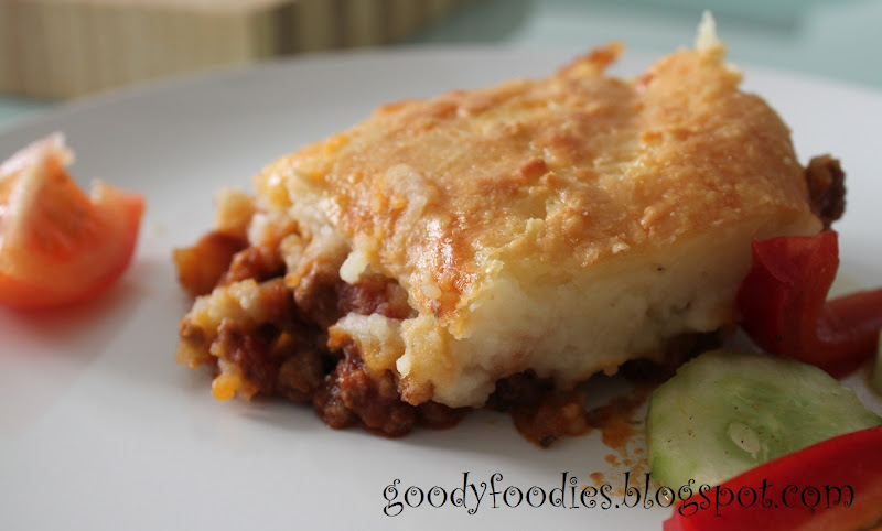 GoodyFoodies: I cooked: Cheesy cottage pie