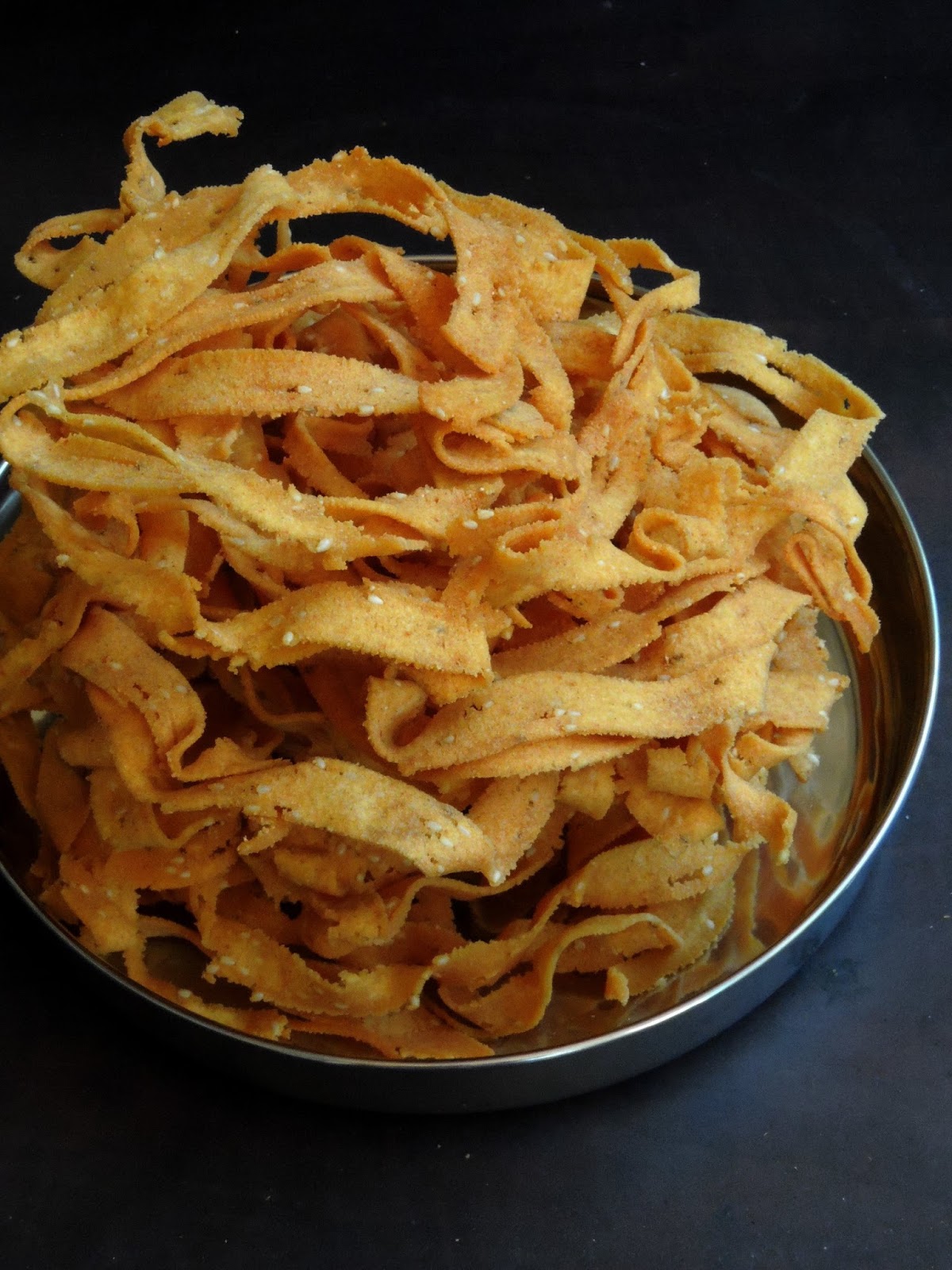 Priya's Versatile Recipes: Barnyard Millet Ribbon Pakoda/Kuthiravali ...