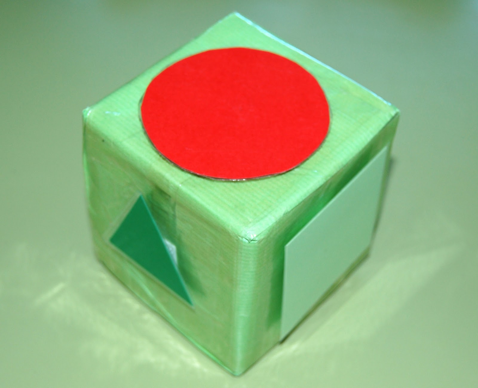 El baúl de A.L: Cubo de formas