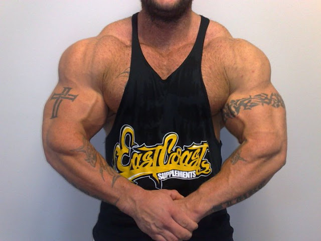 Muscle Lover: Australian bodybuilder Luke Timms