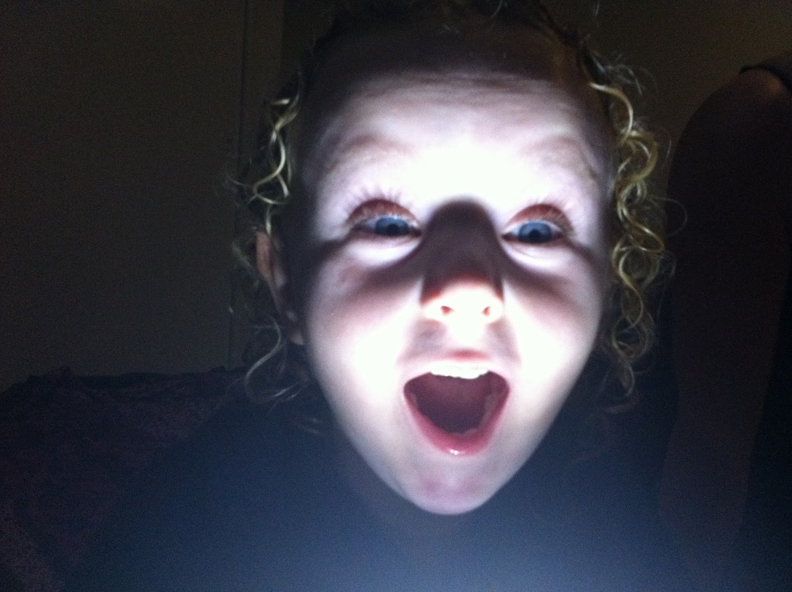 Memo To Self: Spooky face girl