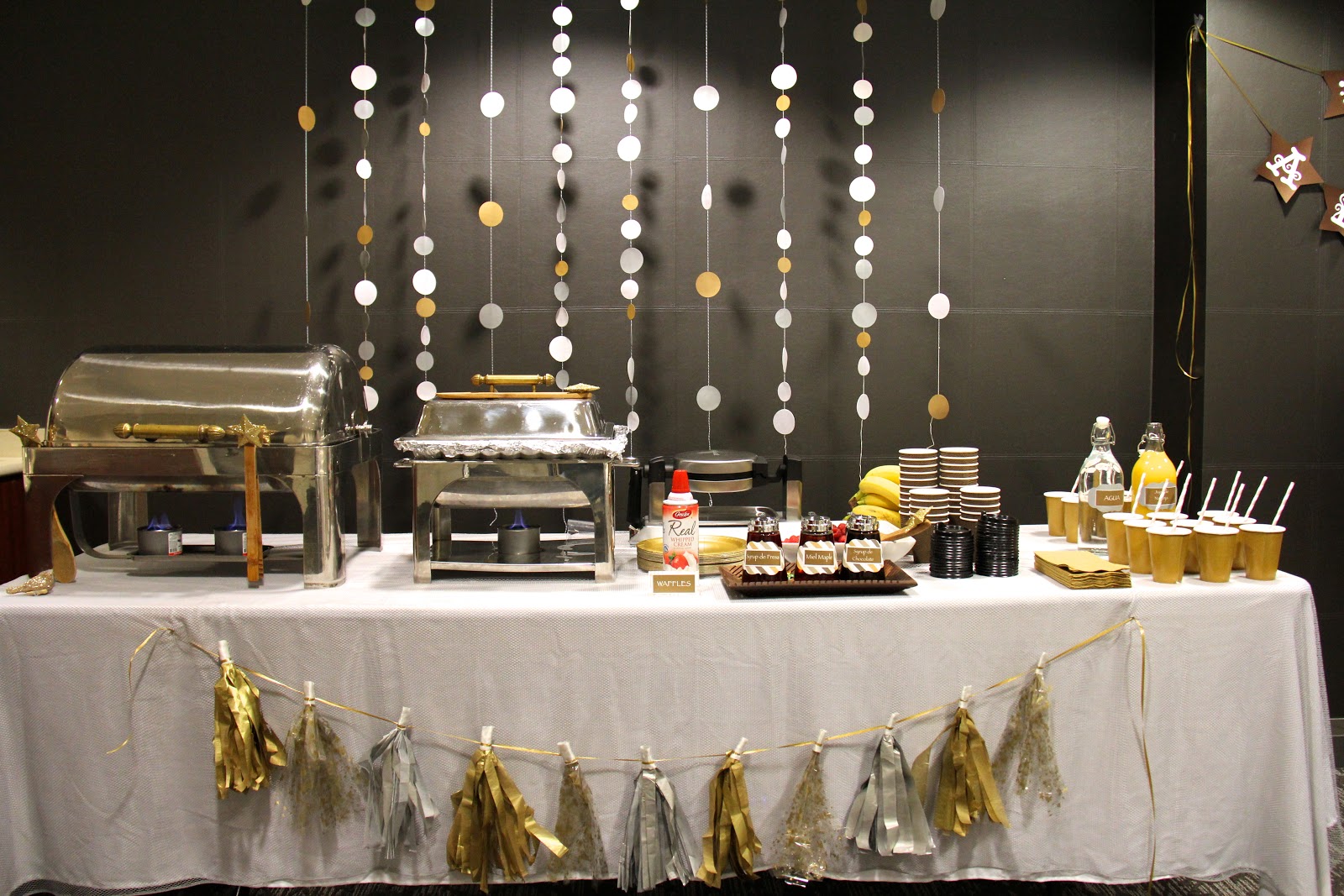 THREElittleBIRDS' : METALLIC FIRST BIRTHDAY PARTY
