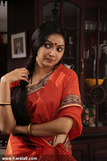 cute photos: samvrutha sunil new photos in saree