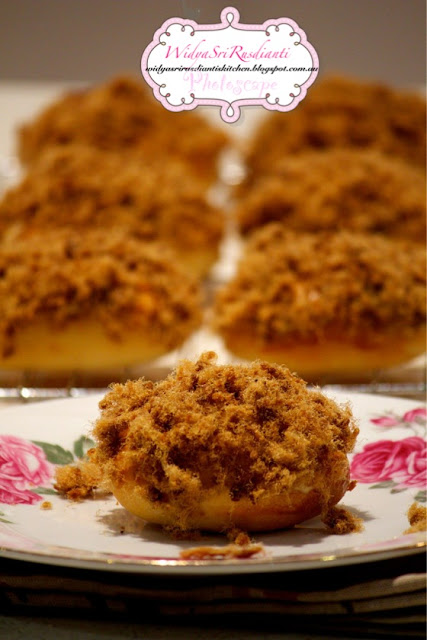 Widya Sri Rusdianti's Kitchen: BEEF FLOSS BREAD (ROTI ABON MAYO)