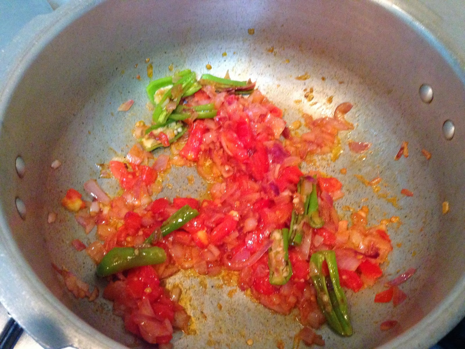 kumari' s kitchen: CHICKEN PULUSU...