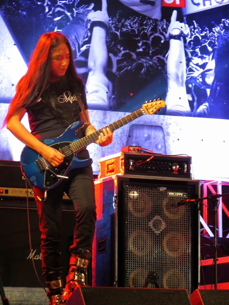 ROCK, ROCK, AND ROCK: GITARIS ROCK TERBAIK