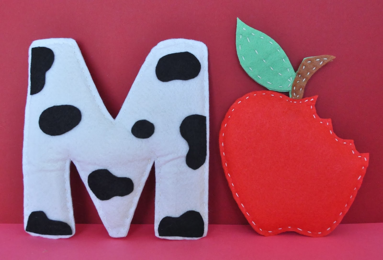 Las Chicas del Tenderete: El Abecedario y la M