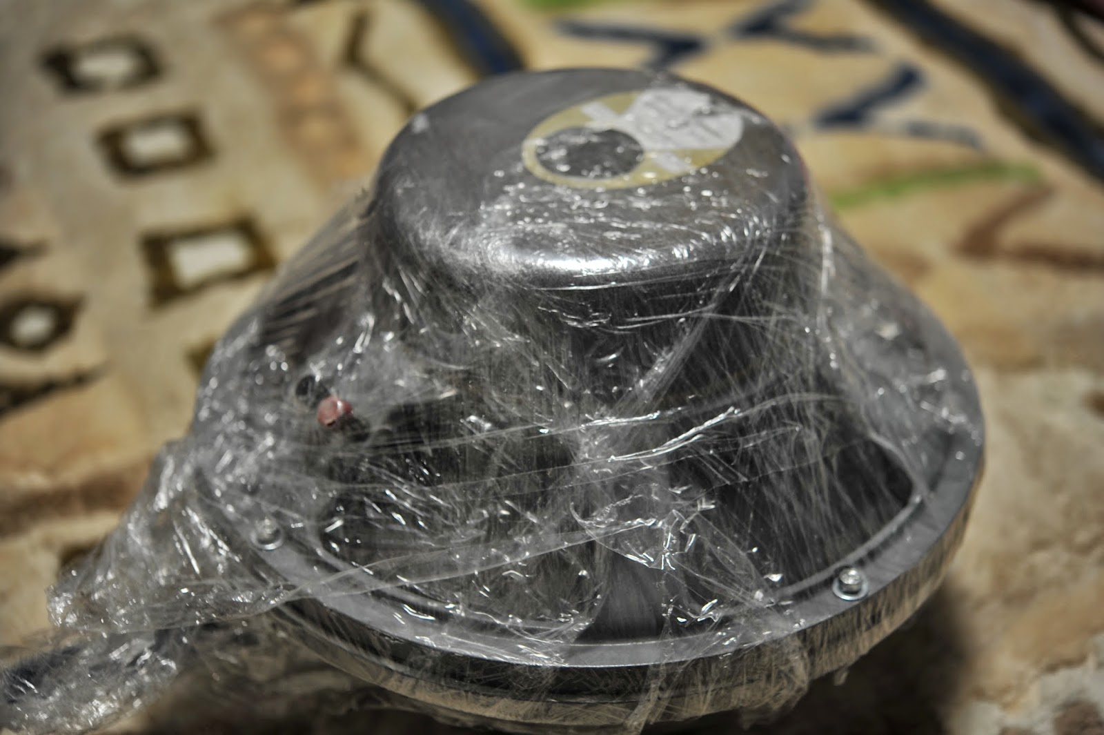 金属とガラスの日々 Stereo Cameraと真空管: JBL D131到着