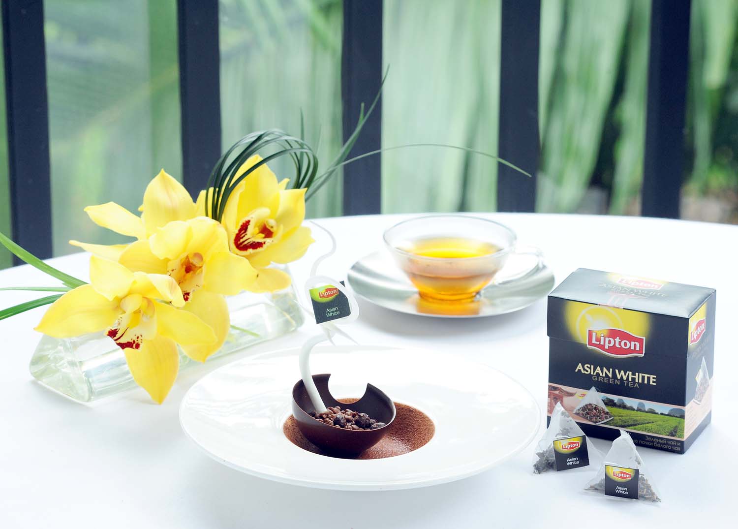 Aromatic Lipton Pyramid Tea