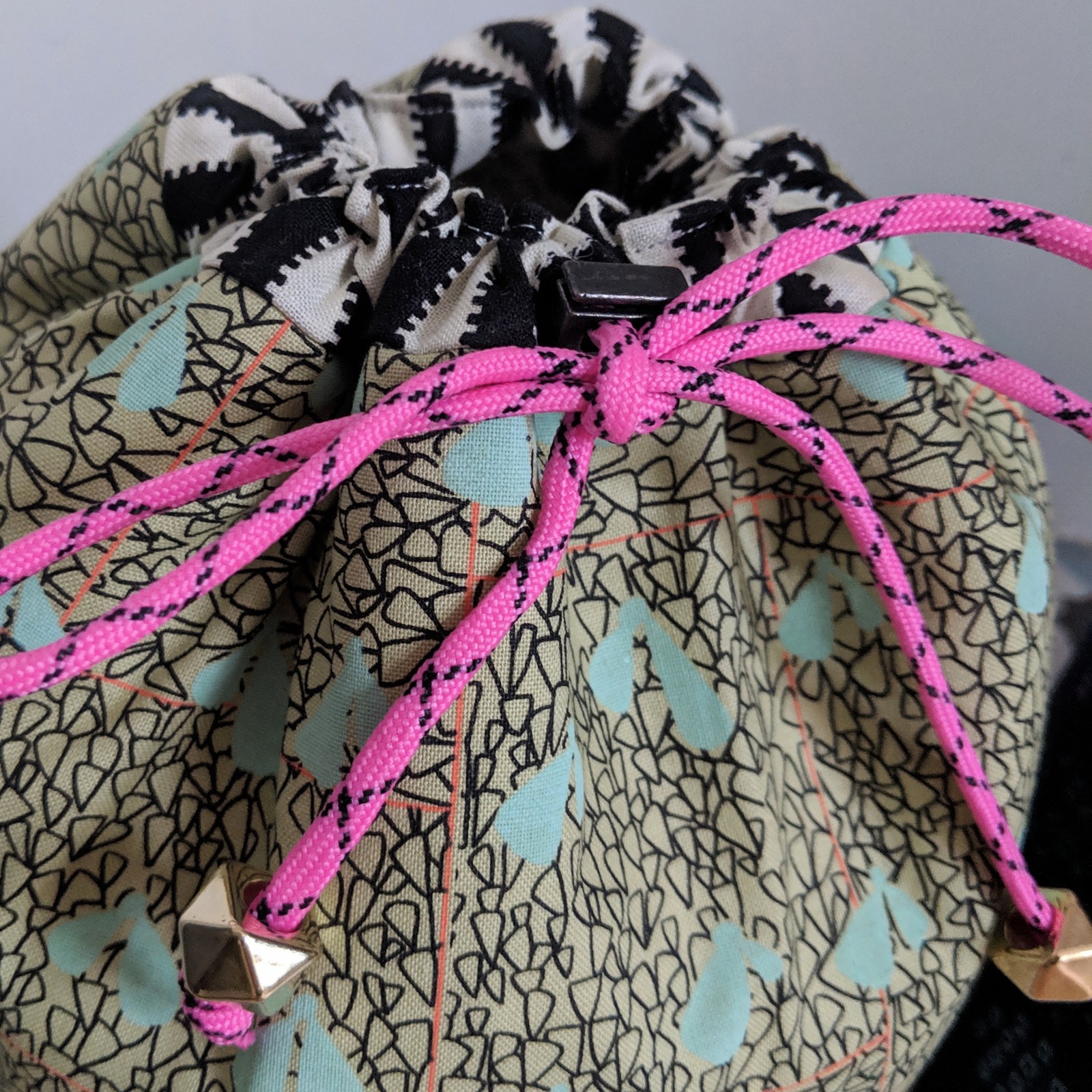 Jetset Cinched Bags / CHARM ABOUT YOU