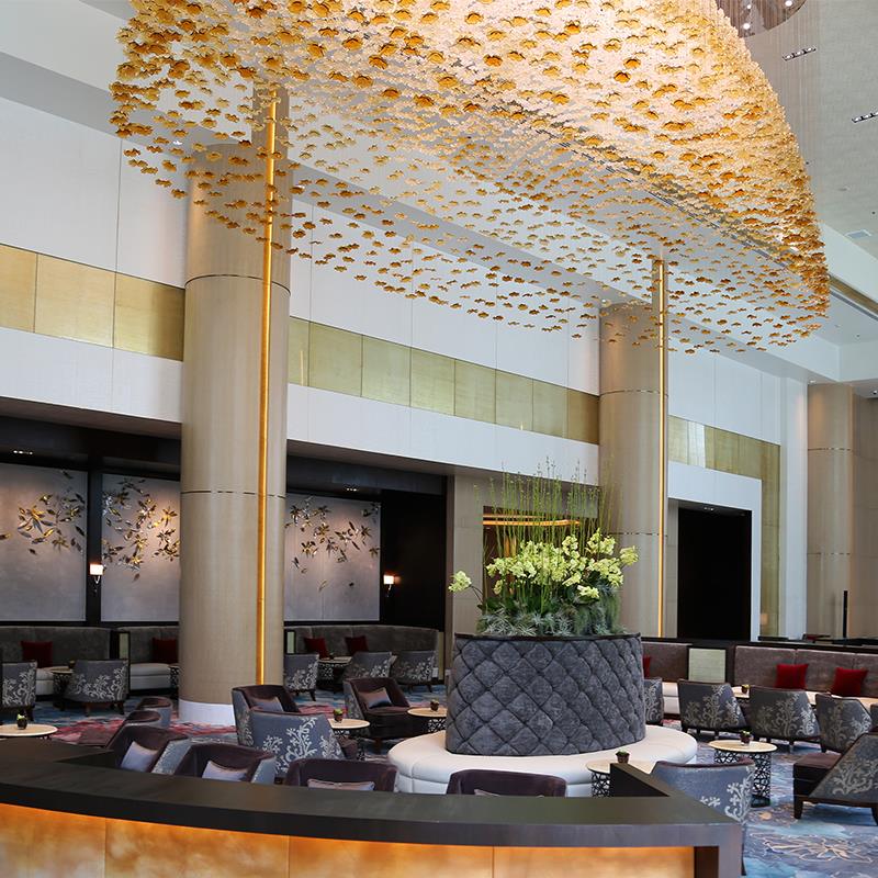 Shangri-La's High Street Lounge: Elegance, Sophistication, and ...
