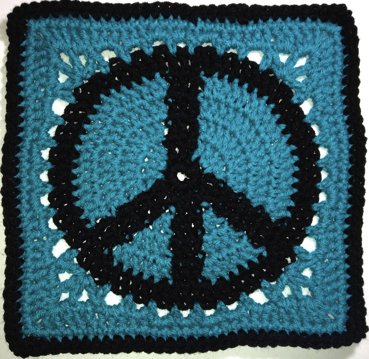 365 Grannies: 019/365 - Peace Sign Granny Square