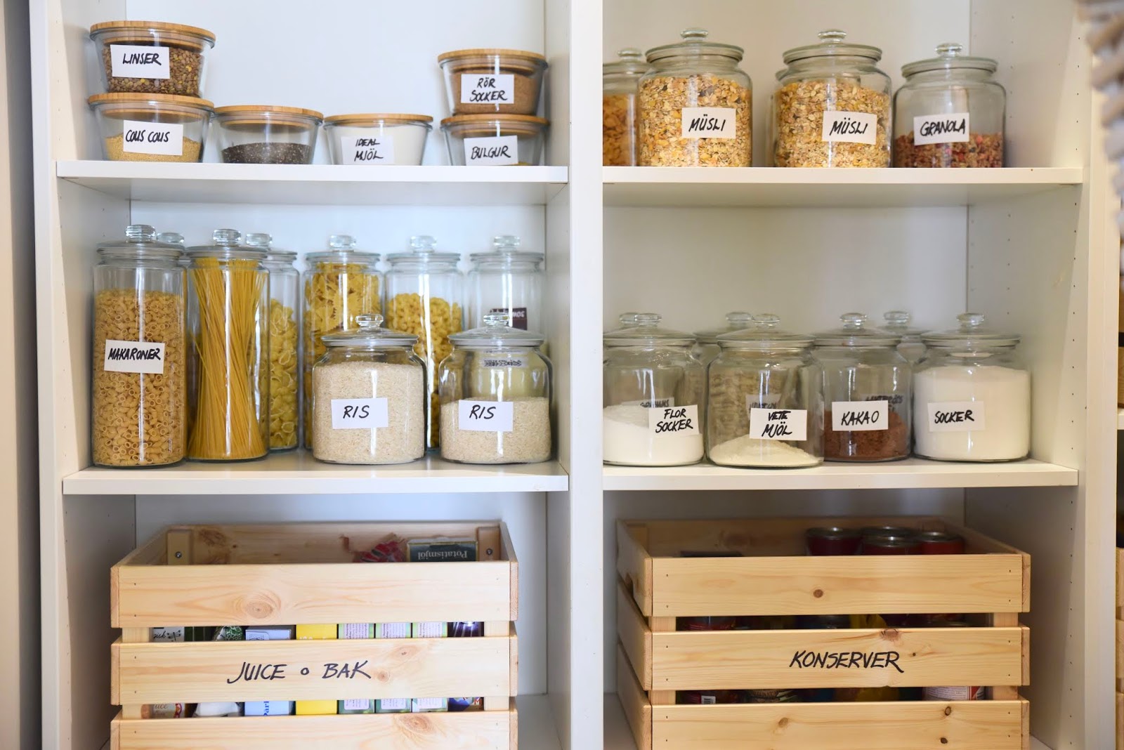 Den Vita Drömgården: Ordning och reda i skafferiet