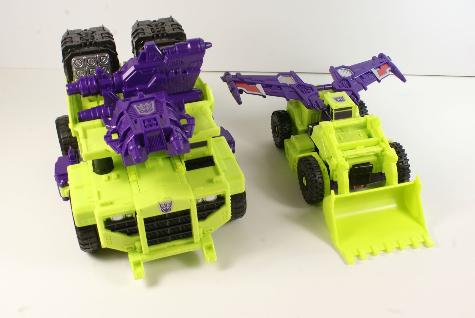 Toybox Soapbox: Transformers Combiner Wars Devastator Review