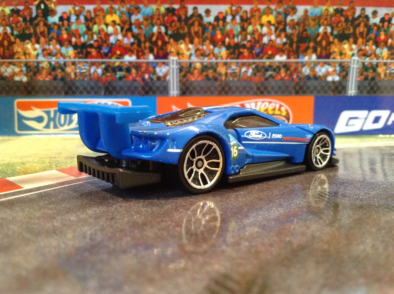 JULIAN'S HOT WHEELS BLOG: 2016 Ford GT Race (New for 2017! - HW Speed ...