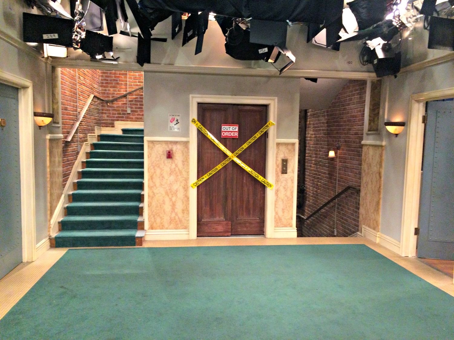 Gavin James Roberts Television Blog: STUDIO PRODUCTION: BIG BANG THEORY ...