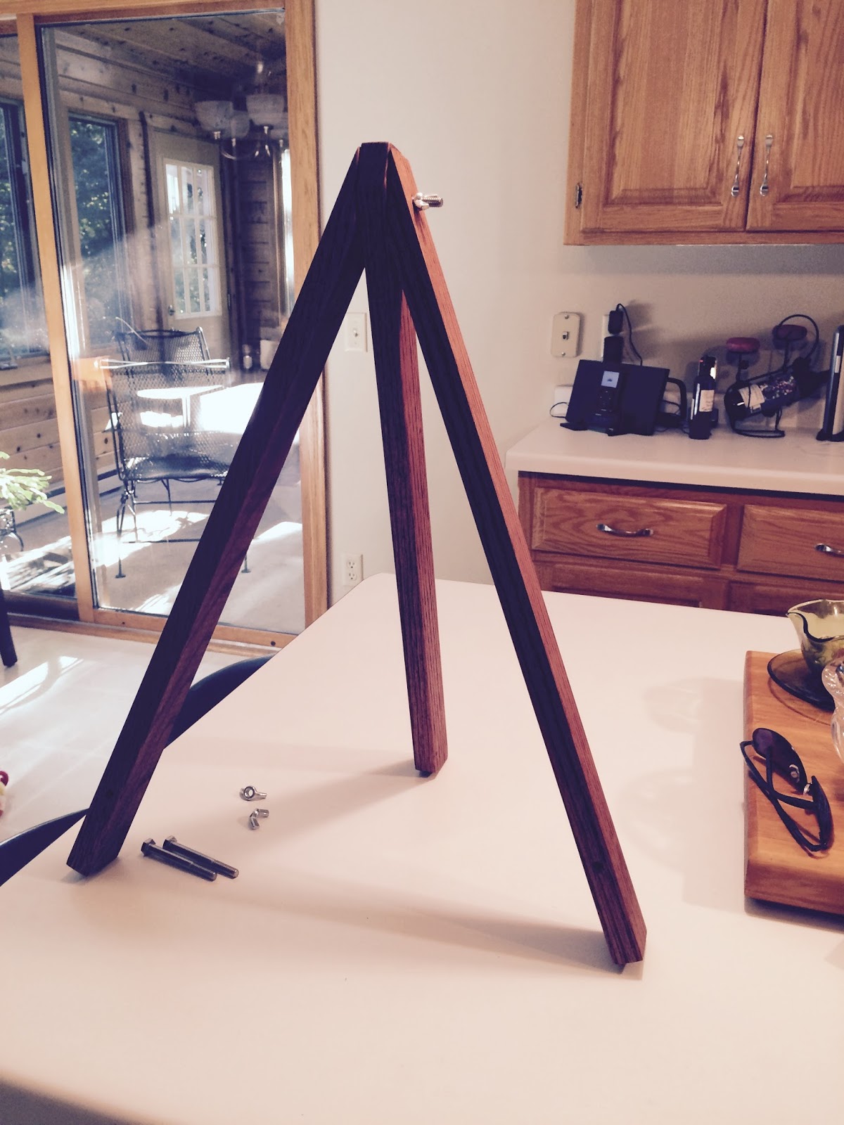 ThreeComforts: Diy Wood Display Easel