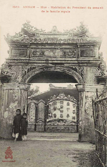 A Picture's Worth a Thousand Words: Protectorat francais d'Annam ...