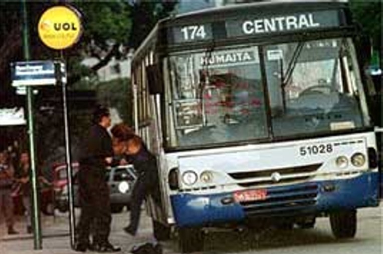 Domingo com filme: Última Parada 174 - Ônibus & Transporte