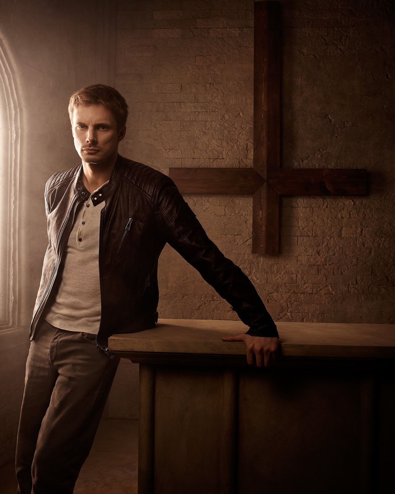 [ Review ] Damien - 1x01 Pilot | Mundo Paralelo