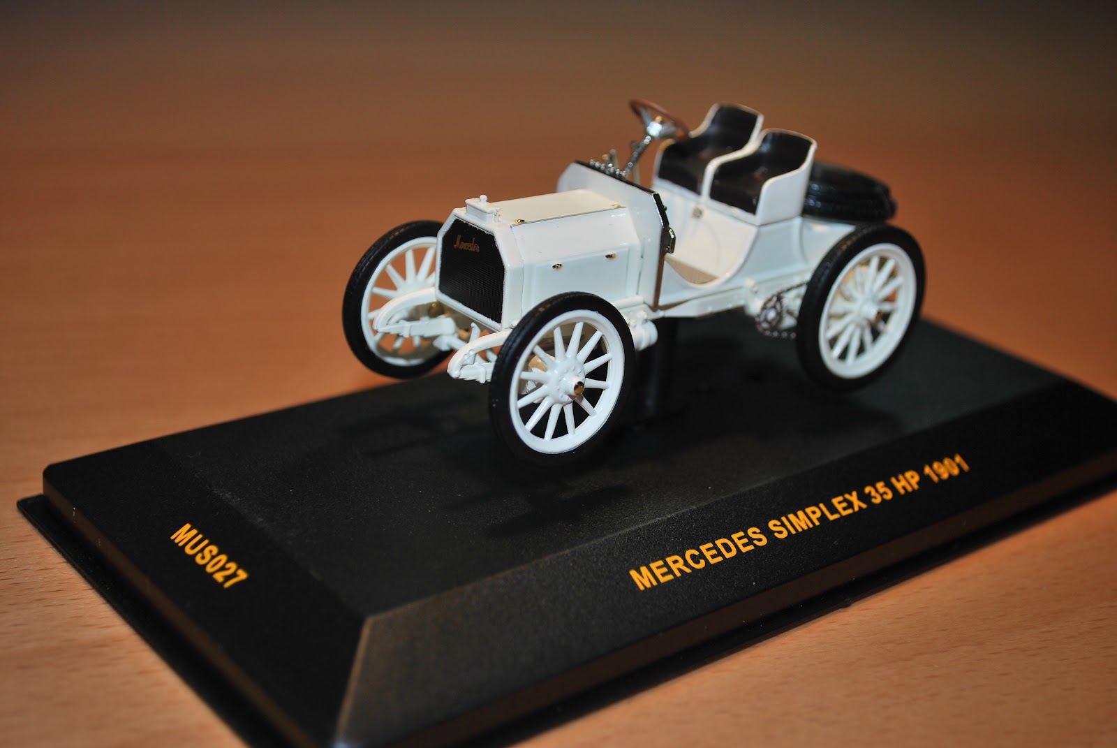 Oscar's Classic Model Cars Collection: 1901 Mercedes Simplex