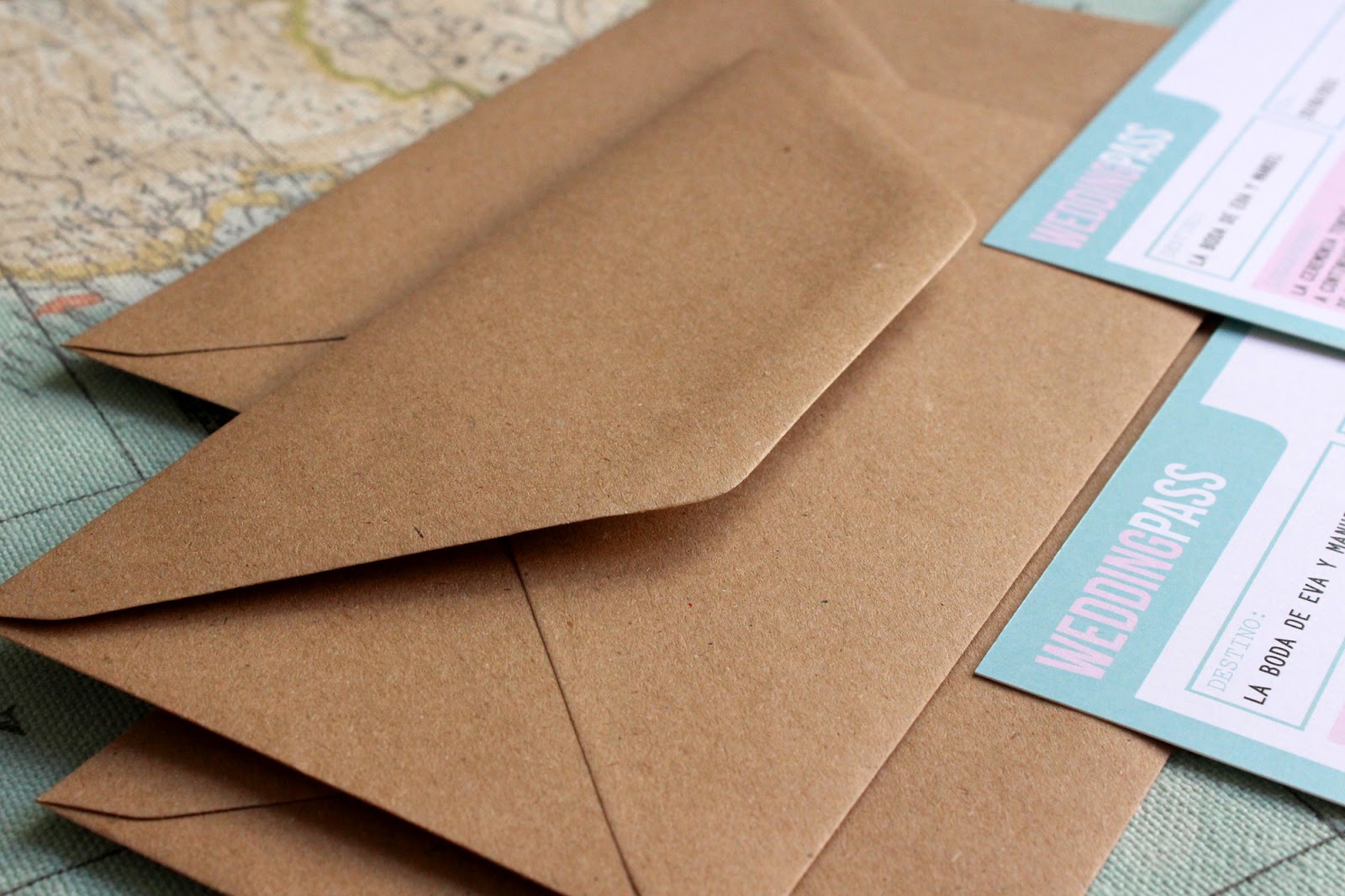 Hermanas Bolena: INVITACIONES DE BODA ORIGINALES | Billetes de avión ...