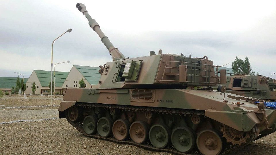 Vehículo de Combate de Artillería TAM VCA Palmaria del Ejercito ...