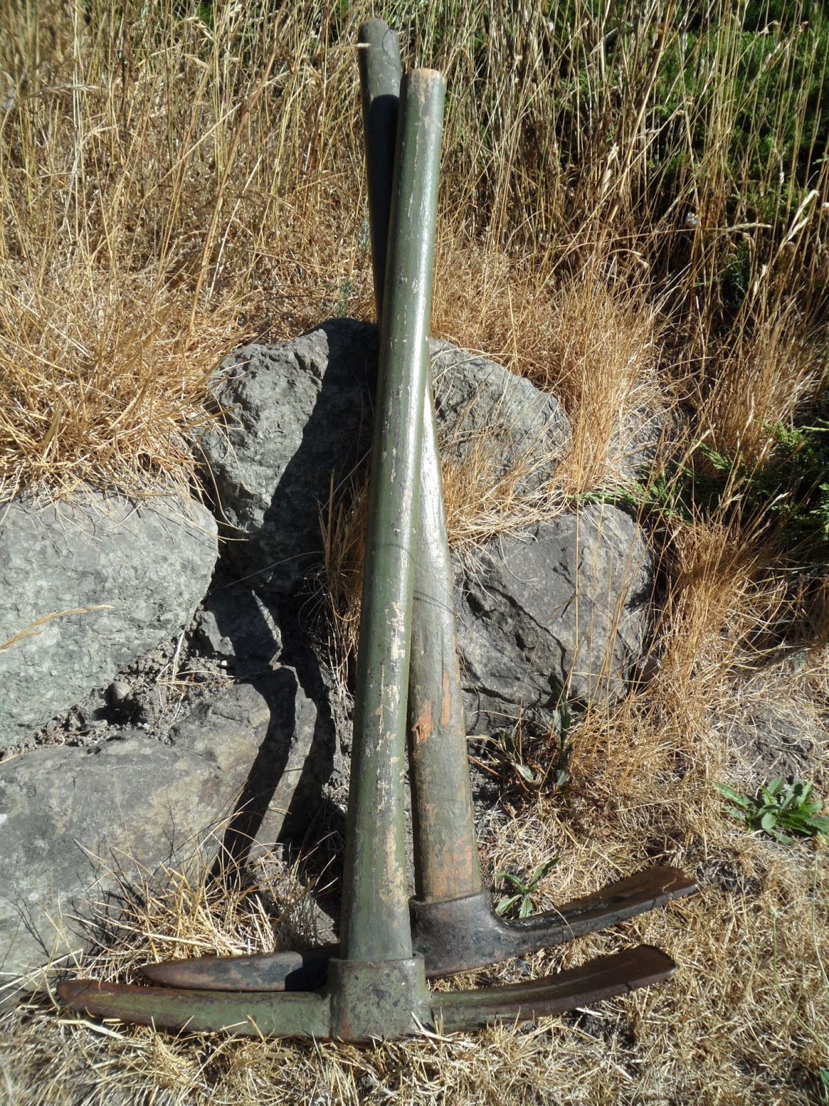 Four Bees: Italian Army Pick Axes, circa 1950's to 1980's, Armored ...