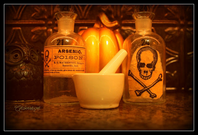 ART IS BEAUTY: Super SPOOKY Halloween Poison Bottles