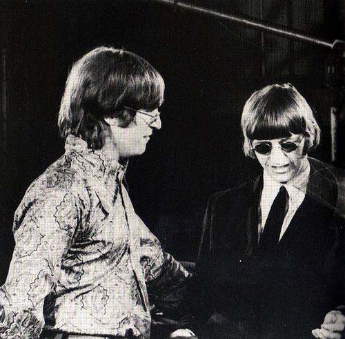 Historia The Beatles (Fab Four): YELLOW SUBMARINE - album 'REVOLVER'