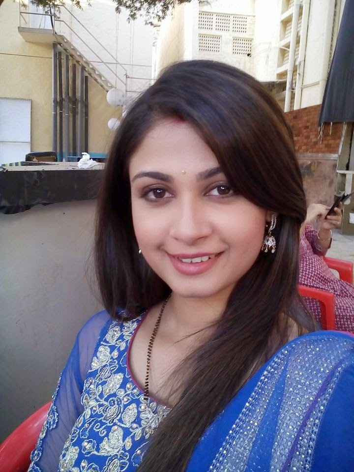 Ruchi Savarn hot beach image pics - Height wiki affairs upcoming movies ...