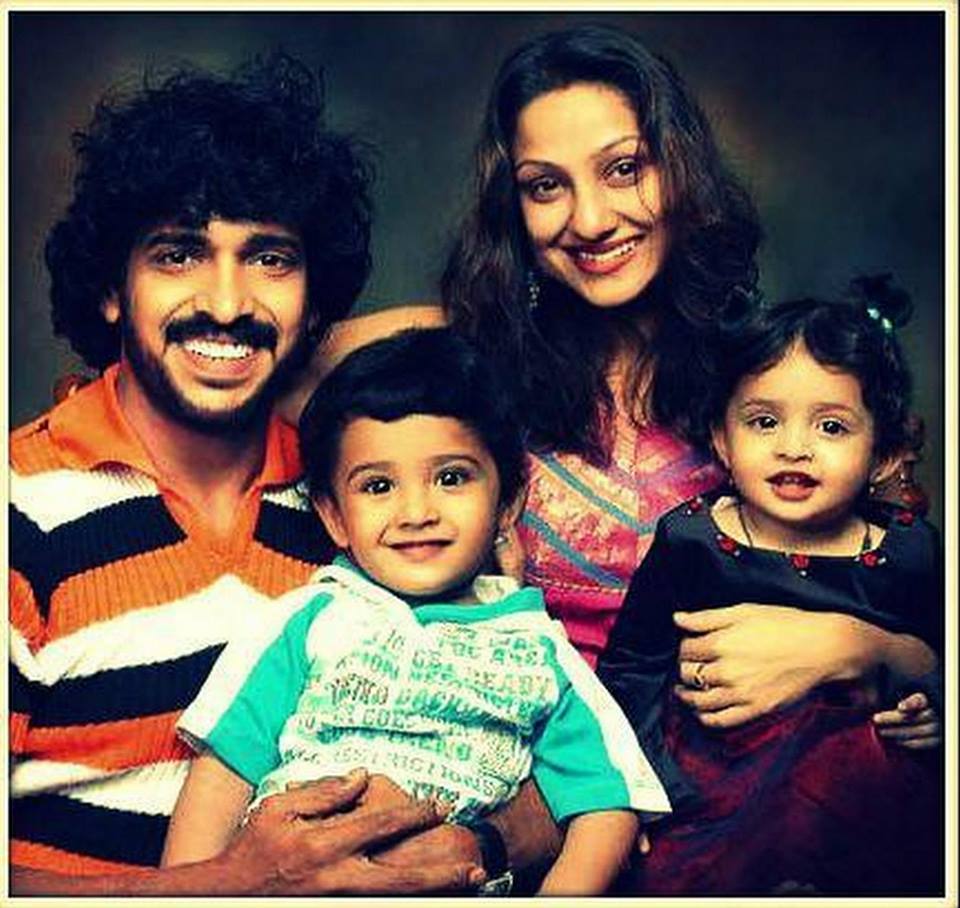 Kannada Actor Upendra Family Pics - MERE PIX