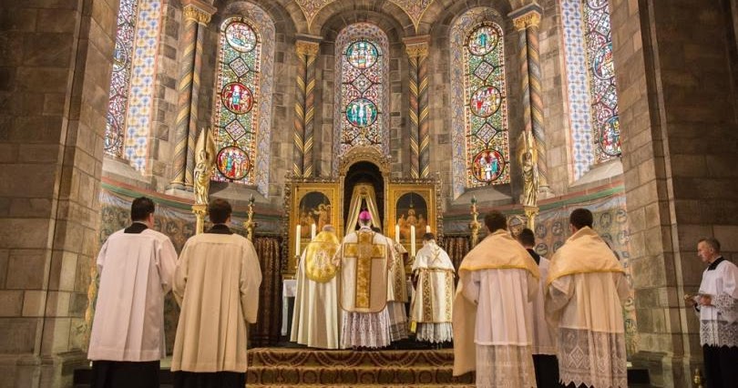 Musings of an Old Curmudgeon: Catholic Traditionalists Are Becoming ...