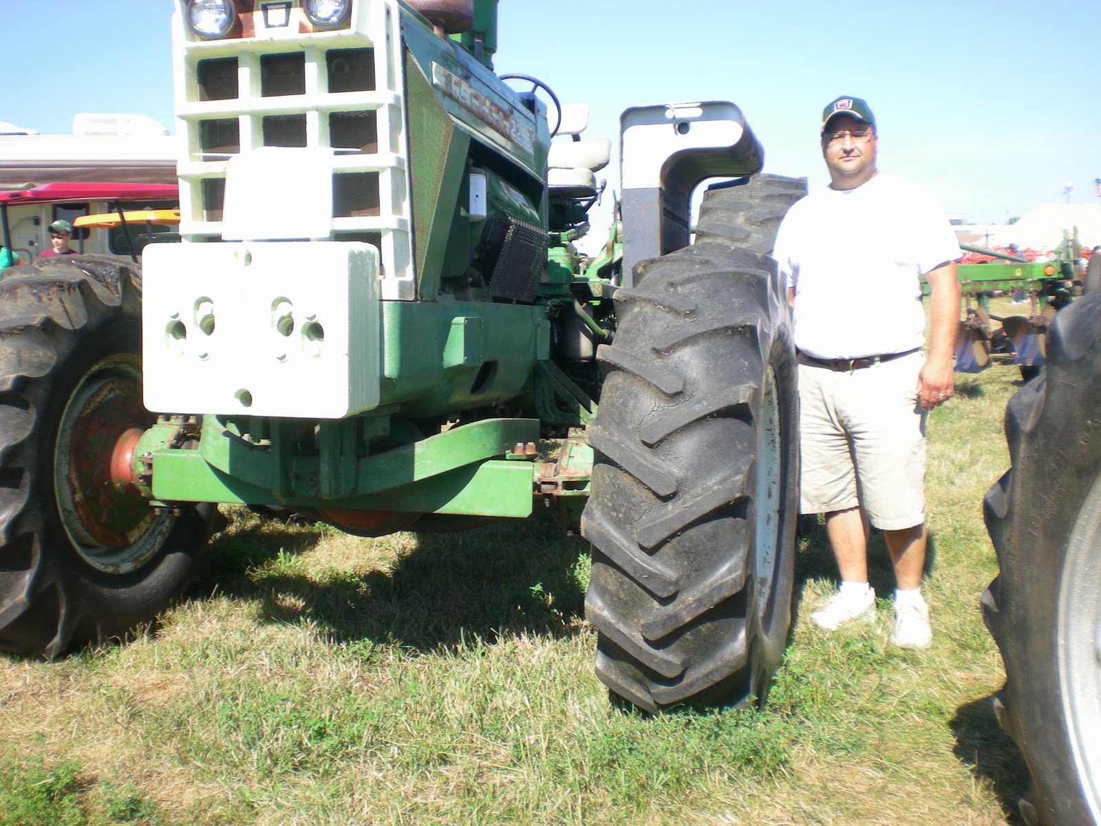 Tractors and Hot Air: Oliver 2255 with a 3208 Cat
