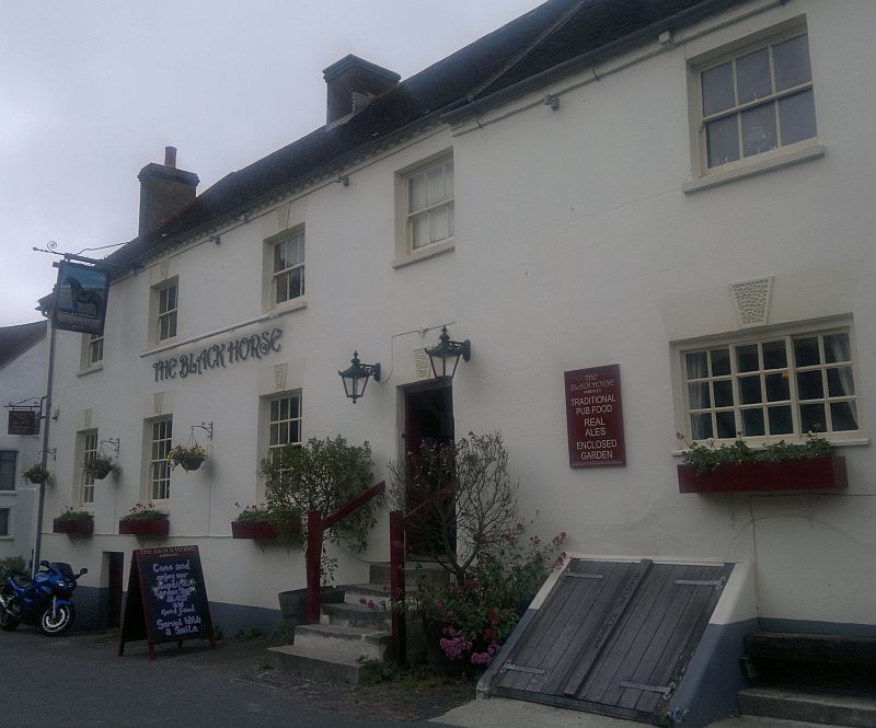 Ruth's Real Ale Reviews: The Black Horse, Amberley 29th May 2011
