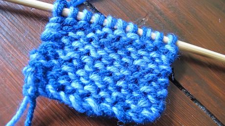 Knit a Bear Face: Double-strand knitting