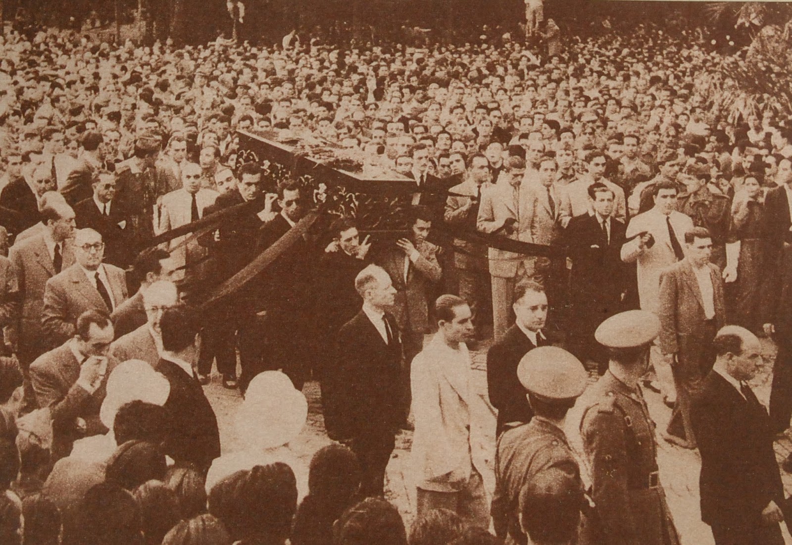 Pasión por el toreo: 71 AÑOS DE LA MUERTE DE "MANOLETE"