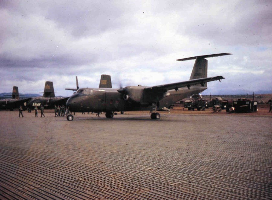 BẢO QUỐC TRẤN KHÔNG: DE HAVILLAND C-7A CARIBOU