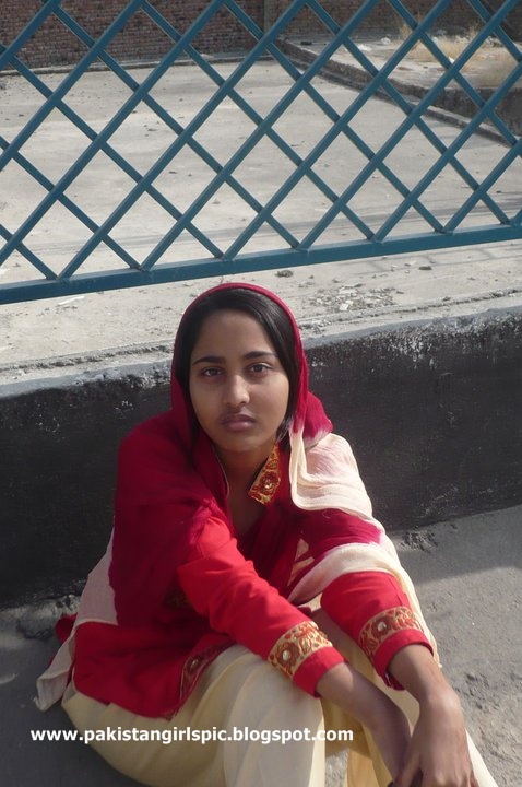 India Girls Hot Photos: swabi girls